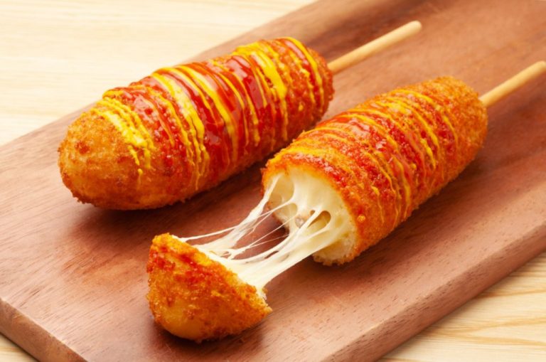 Corn Dog—Kelezatan Jajan Kekinian yang Banyak di Minati